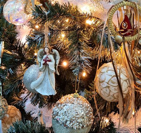 The Benefits Of Unlit Artificial Christmas Trees A Perfect Fit For Machu Picchu Hikers