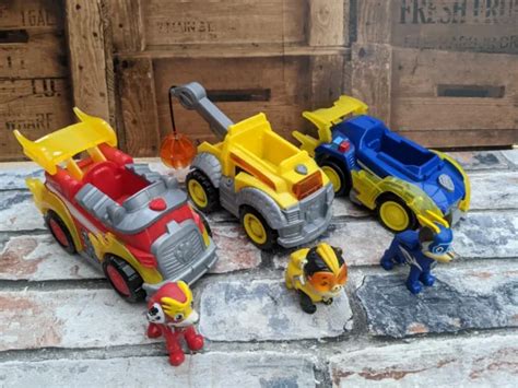 Paw Patrol Mighty Pups Super Paws Deluxe Vehicles Figure Marshall