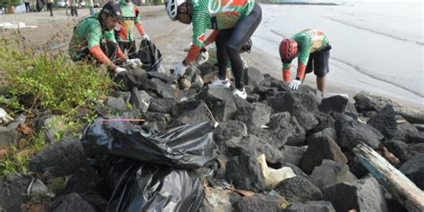Peringati Hari Lingkungan Hidup Sedunia 2022 Pertamina Balongan Tanam