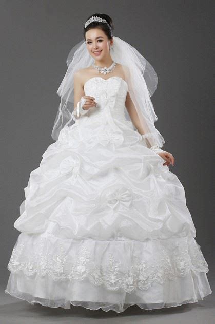 فساتين افراح بيضاء