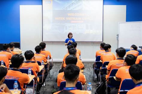 NHIỀU HOẠT ĐỘNG THỰC TẾ BỔ ÍCH DÀNH CHO SINH VIÊN XÂY DỰNG HUTECH KHOA XÂY DỰNG