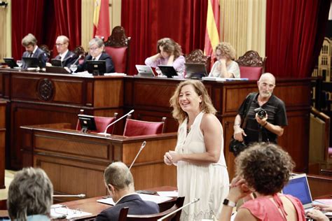 Armengol dice ser consciente de la masificación turística en verano y apuesta por
