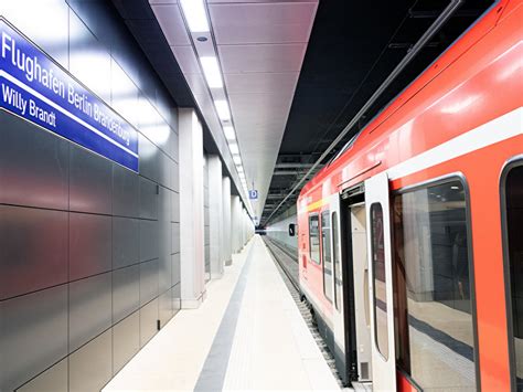 S Bahnen Zum Flughafen BER Fahren Ab Oktober Berlin De