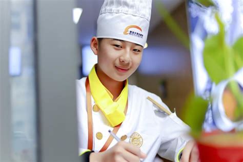 【用“食”力说话】真材实料实操演练，好学校就是不一样！ 知乎