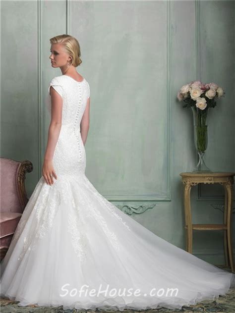 Modest Mermaid Scoop Neck Cap Sleeve Tulle Lace Wedding Dress With Buttons