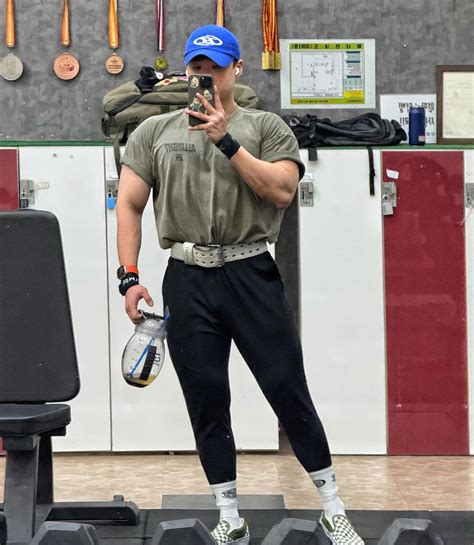 헬린이 탈출기 등 하체살짝 칭구랑 파운 후 규카츠 베라로 오랜만에 힐링완료 🥹 협찬 제품제공 남자친구