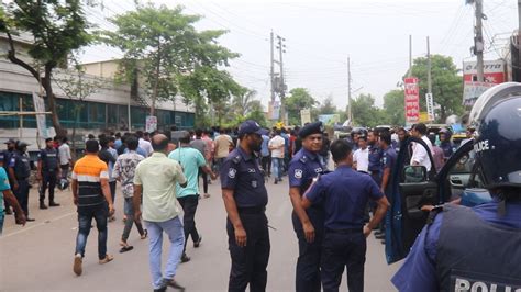 বিএনপির মিছিলে যুবলীগ ছাত্রলীগের হামলা আহত ১০