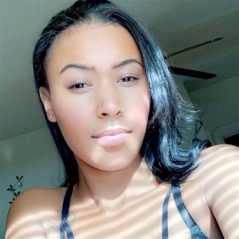 Kelsey Santos Amilli • Threads Say More