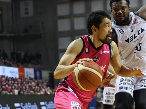 大黒柱の負傷離脱を乗り越えた秋田ノーザンハピネッツ、最大16点ビハインドを覆し長崎との『師弟』対決に勝利 Bleague（bリーグ）公式サイト