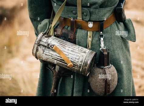 Re Enactor Gekleidet Als Deutscher Wehrmachtsinfanteriesoldat Im