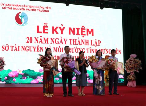 グエン・ティ・フオン・ホア副大臣、フンイエン省天然資源環境局設立20周年記念式典に出席 Vietnamvn