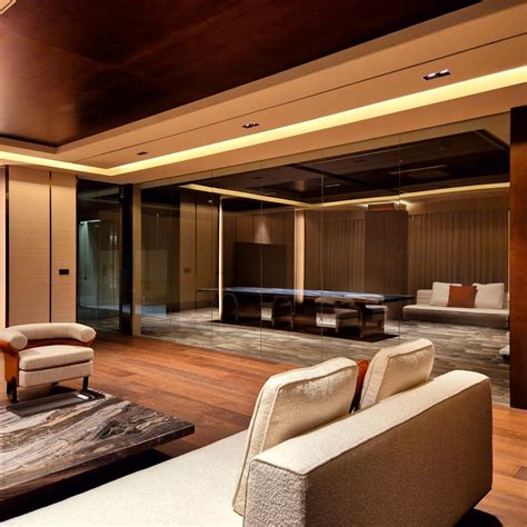 Design A3 디자인에이쓰리 인테리어디자인 주방을 새롭게 배치한 곳은 기존 거실이었고 라운지 전체벽면을 천정부터 바닥까지 감싸는 대형포세린은 통창을 기준으로