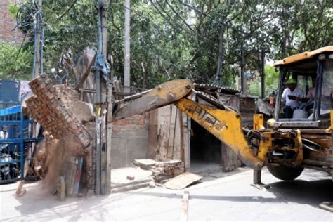 Bulldozer Action Looms Large On Illegal Encroachment By Bahraich