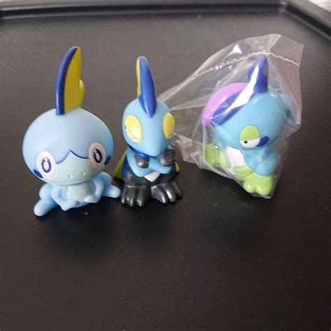 ポケモン指人形 メッソン ジメレオン インテレオン 御三家 キッズ ソフビ メルカリ