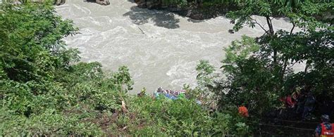 मर्स्याङ्दी बस दुर्घटनाप्रति प्रधानमन्त्री ओलीद्वारा दुख व्यक्त