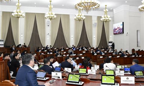 Иргэдийг зээлийн оноотой болгох Э Батшугарын санаачилсан хуулийн төслийг хэлэлцэхийг дэмжлээ