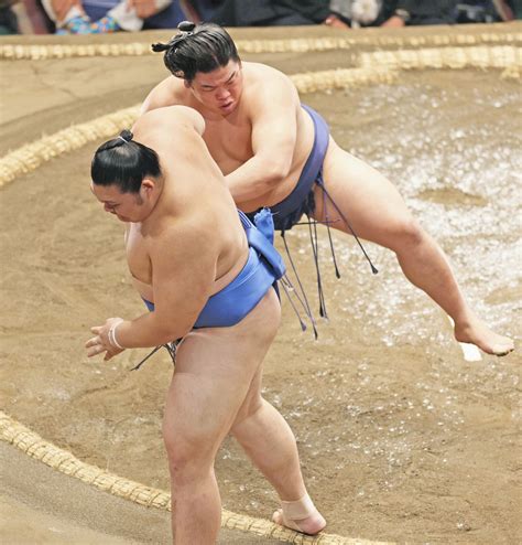 平戸海同い年のエリート大の里に完勝 負けられないたたき上げが見せた気迫大相撲夏場所中日スポーツ東京中日スポーツ