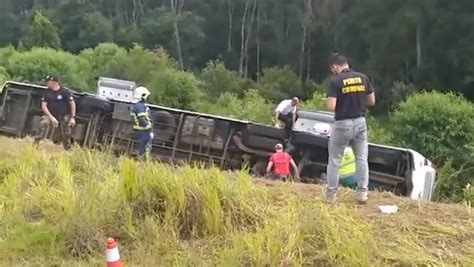 Tragedia En Brasil Una Argentina Y Su Hijo Murieron Tras Volcar Un