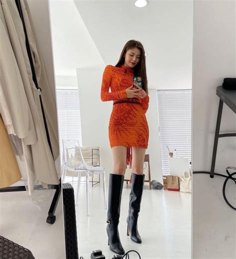 이선빈 ♥이광수도 깜짝 놀랄 밀착 드레스 몸매 살벌하네