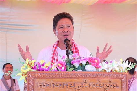 ដំណើរកំសាន្តតាមរថភ្លើងរបស់អ្នកស្រុកកោះធំ ភ្នំពេញ កំពង់ឆ្នាំង វិមាន៧មករា