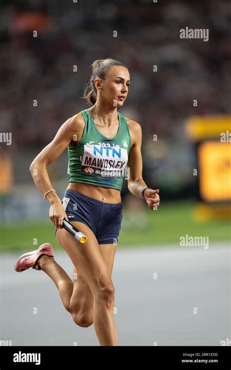 Sharlene Mawdsley Participating In The 400 Meters Relay At The World