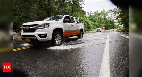 New York Flood Flash Floods Rage In Vermont New York 50 Rescued By