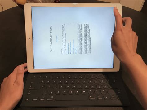 This Is What Using The Huge IPad Pro Is Actually Like
