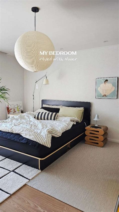 Yujiniya 오늘 햇살이 정말 좋네요🌞 이런 날엔 집 정리도 왠지 더 신나죠아닌가요🙈 아이 옷 정리하다가 침대 아래 숨은 서랍이 얼마나 유용한지 새삼