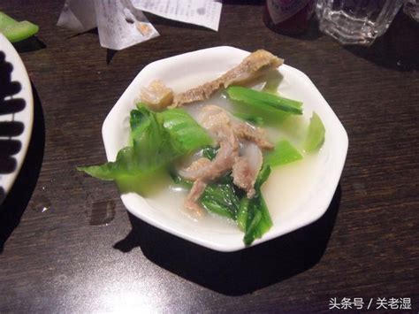 幾款常見的粵菜燒鵝叉燒鮮蝦雲吞麵脆骨煮芥菜 每日頭條