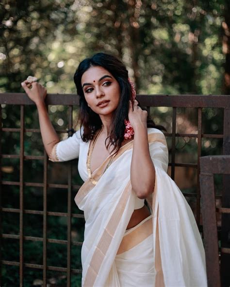 Monisha Mohan Menon Rmallubabes