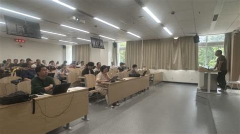 计算机与网络空间安全学院