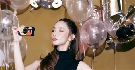 박민영 시선강탈 화려한 홀리데이사랑스러움 가득 화보