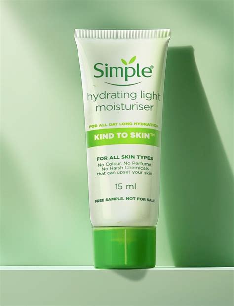 Hydrating Light Moisturizer Size 15 Ml By Simple