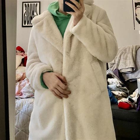 ⚠️faux Fur⚠️ White Fluffy Coat Barely Worn Good As Depop
