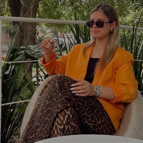 Lunaalvarezz Threads Say More