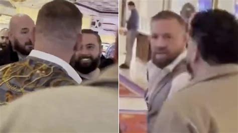 Conor Mcgregor Perde La Testa E Sputa In Faccia Ad Un Tifoso Aveva