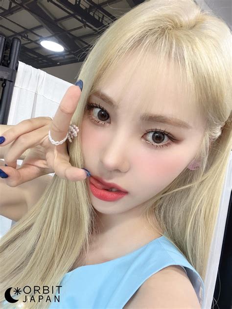 221021 Loona “luminous” Orbit Jp Selfies R Loona