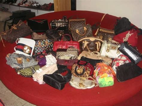 20thn Yg Lalu Aku Penggila Tas2 Branded Saat Di Austria Kumpul2 Sama