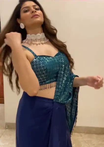 Neha Kaul Top 20 Hot Pics And Photo