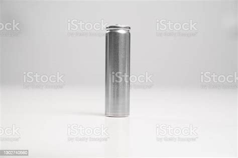 흰색 배경에 Aa 실버 배터리 소금과 알칼리성 금속에 대한 스톡 사진 및 기타 이미지 금속 금융 급유 Istock