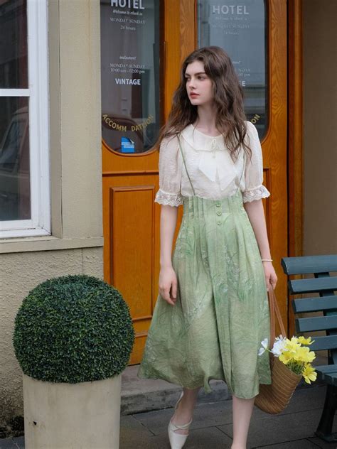 Meadow Floral Strap High Waist Skirt And Chiffon Blouse Thời Trang