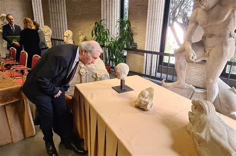 Vatican Returns 3 Parthenon Fragments To Greece Setting An Example