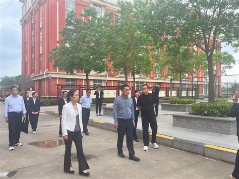 专家指导引方向精准诊断促提升——河南教育家书院导师赴原阳县第二初级中学调研指导 河南大学教育学部