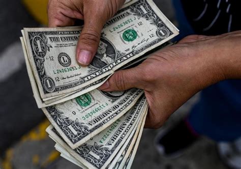 El Bolívar Se Devaluó 92 Frente Al Dólar En Febrero El Nacional
