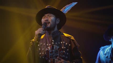 The Baatar н СЭТГЭЛ НЭРНЭ анхны бие даасан тоглолтод хүрэлцэн ирж