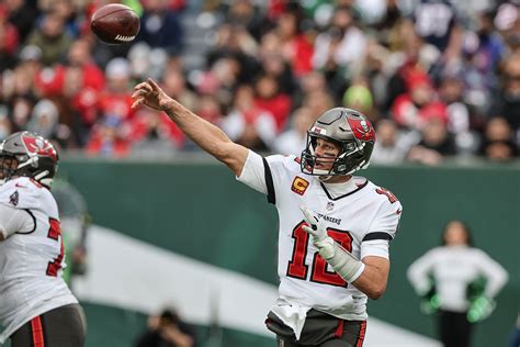 Bucs Qb Brady Reacts To Dismissal Of Wr Brown Vs Jets