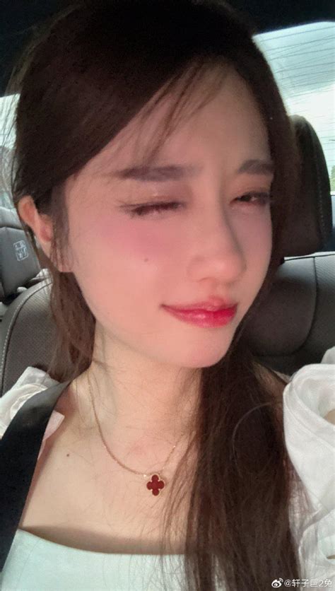 😘轩子巨2兔蹲了四小时 终于跟哈登完成合影手机新浪网