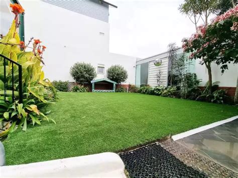 How Much Heat Can Fake Grass Withstand Lifestyle Lawns