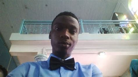 Which Sentence Contains A Dangling Modifier A Having Done Well On Her Research She Earned An A