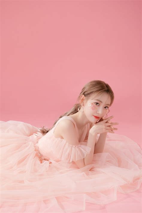 Sakura Miyawaki Graduation Visual Booklet Kpopping